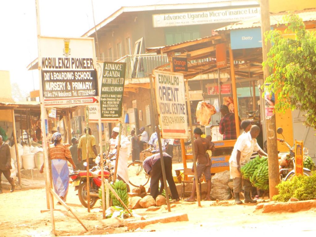 shopping-in-uganda-markt-shops | TravelUganda.info